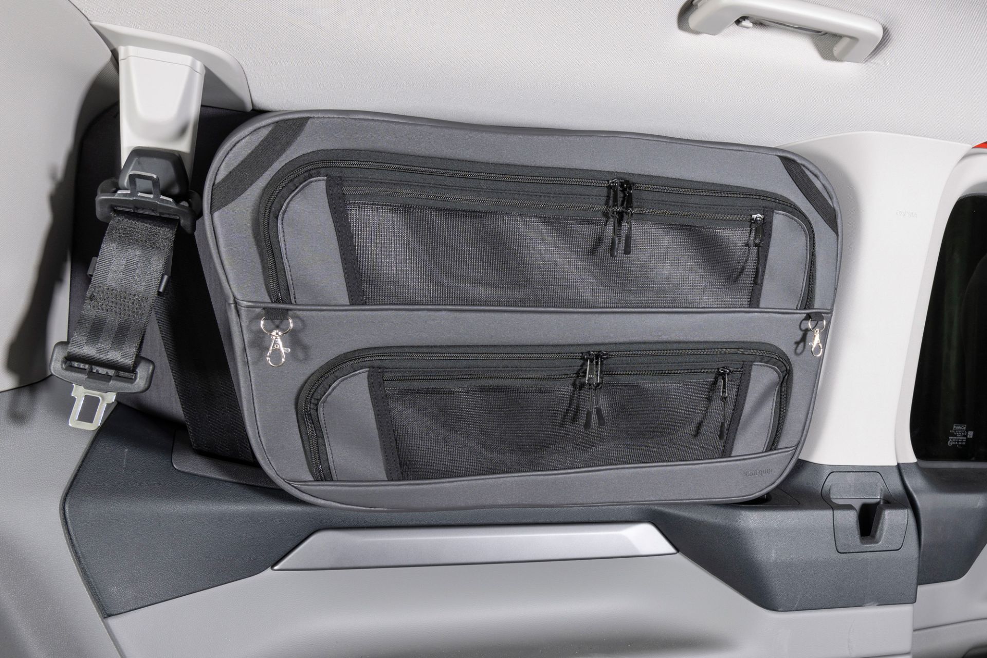 Fensterpacktasche mit Paneel für VW Caravelle/Ford V710 in anthrazit